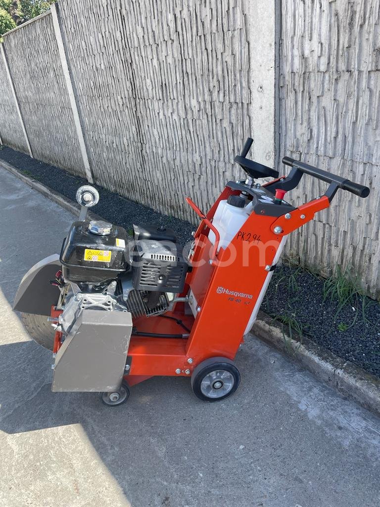 Aktuální aukce: #12462 HUSQVARNA FS400 LV - Dražby vozidel | Veacom