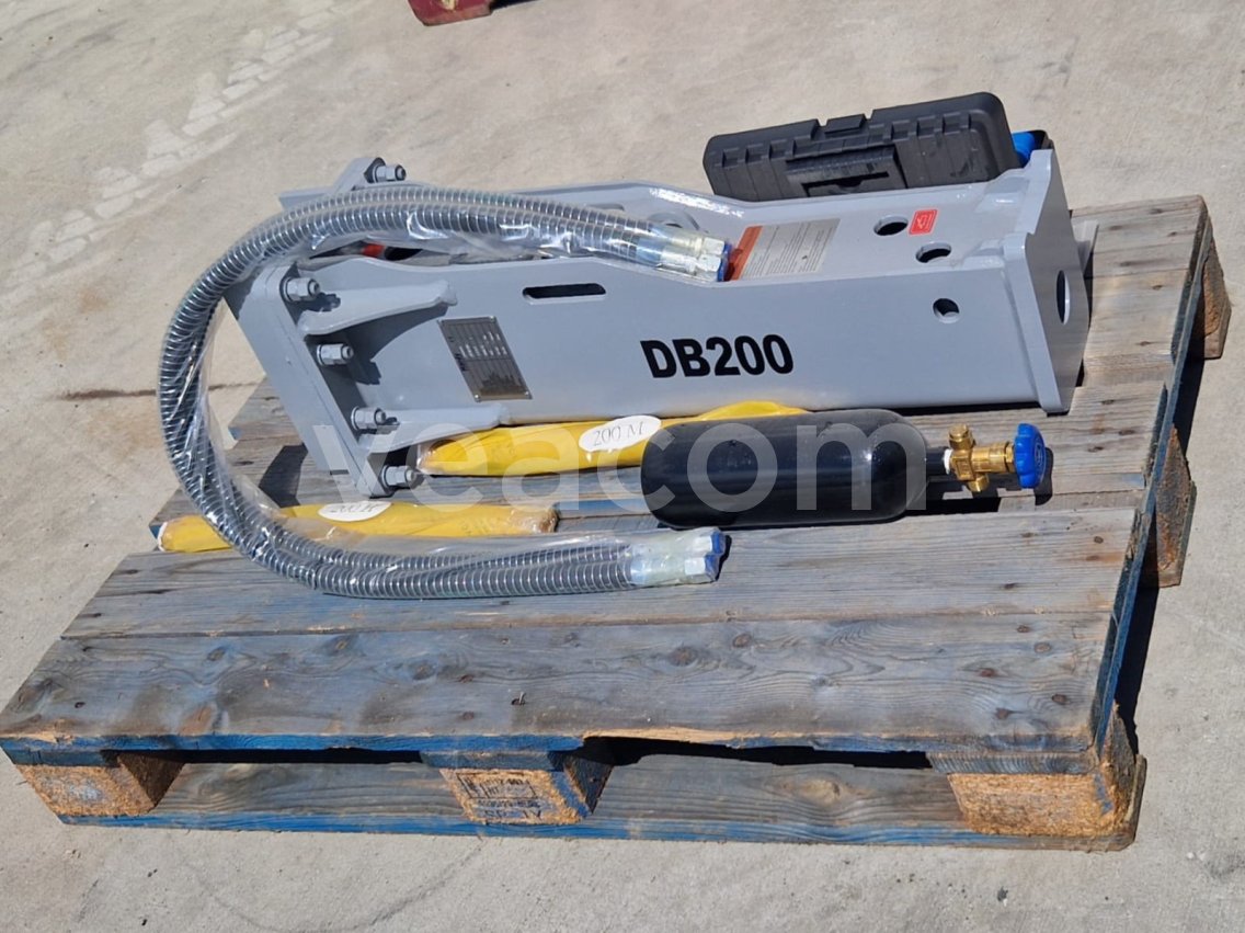 Aktuální aukce: #11948 BÚRACIE KLADIVO DB200 - 129KG - Dražby vozidel ...